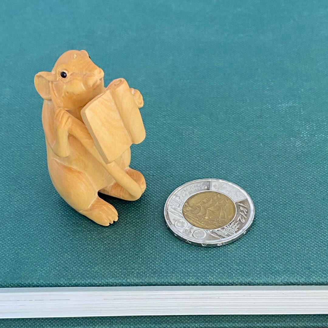 Vintage Netsuke Mouse. Vintage Light Coloured Wood Small Animal ...
