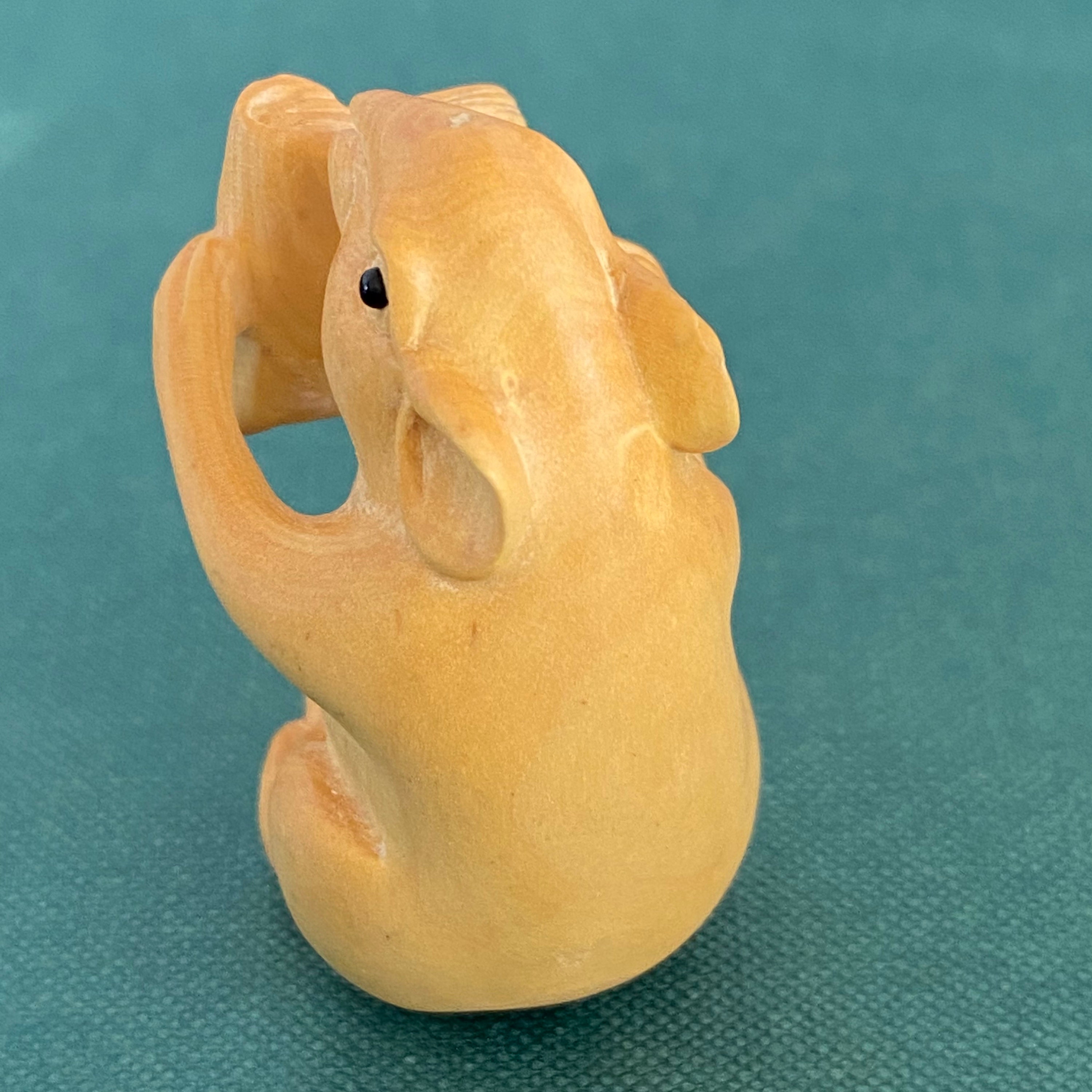 Vintage Netsuke Mouse. Vintage Light Coloured Wood Small - Etsy