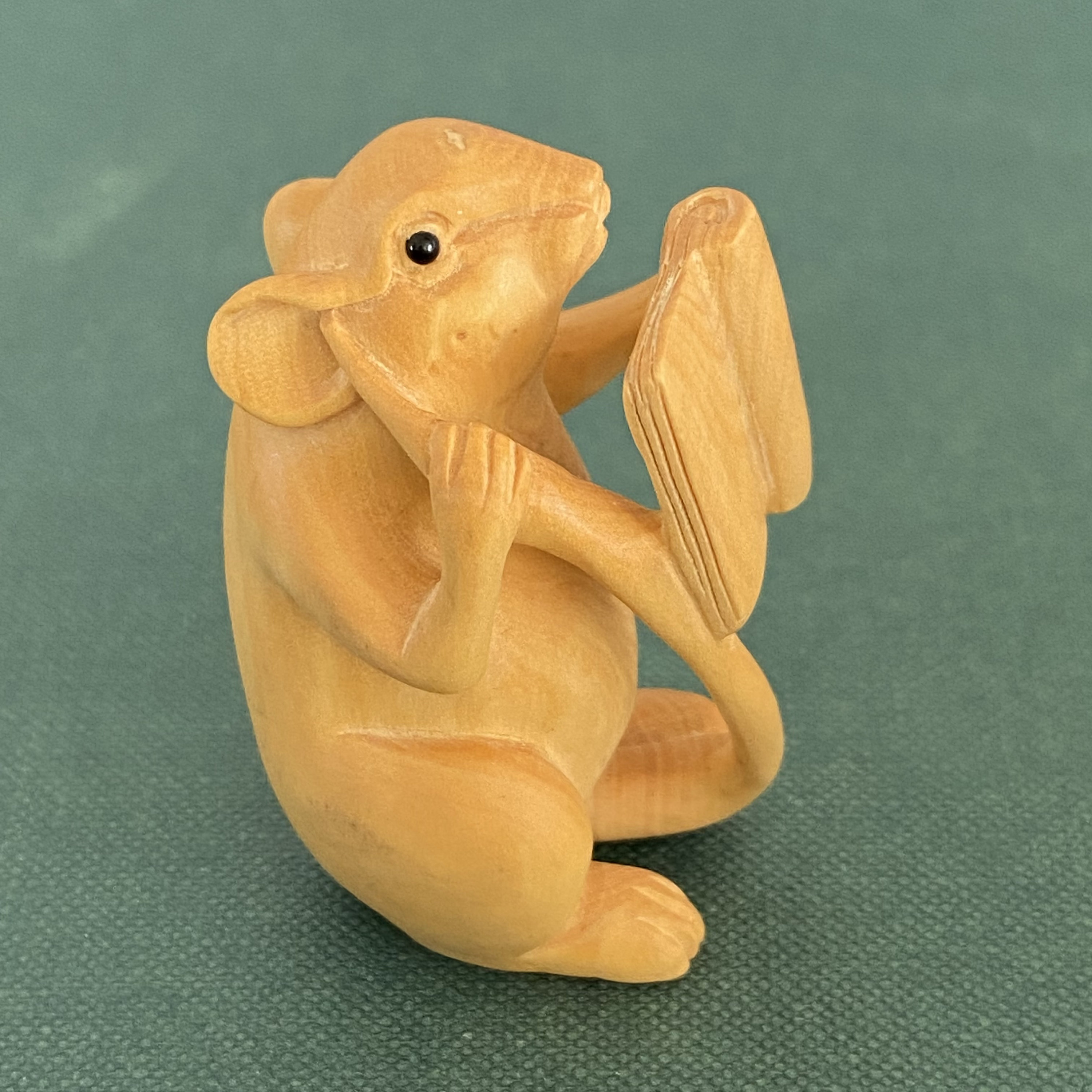 Vintage Netsuke Mouse. Vintage Light Coloured Wood Small - Etsy