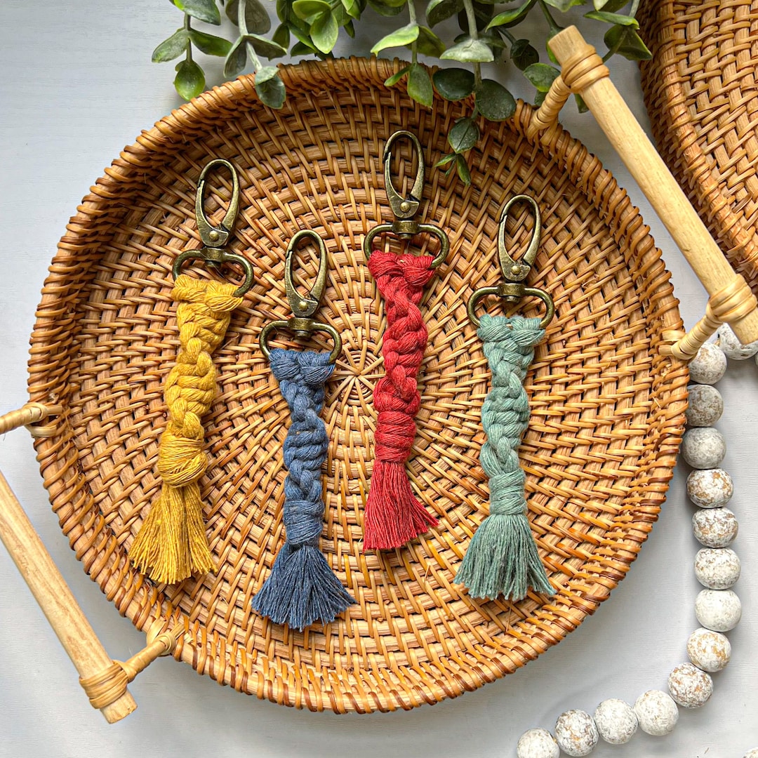 Mini Twist Macrame Keychain | Macramé Keychain | Boho Keychain | Simple ...
