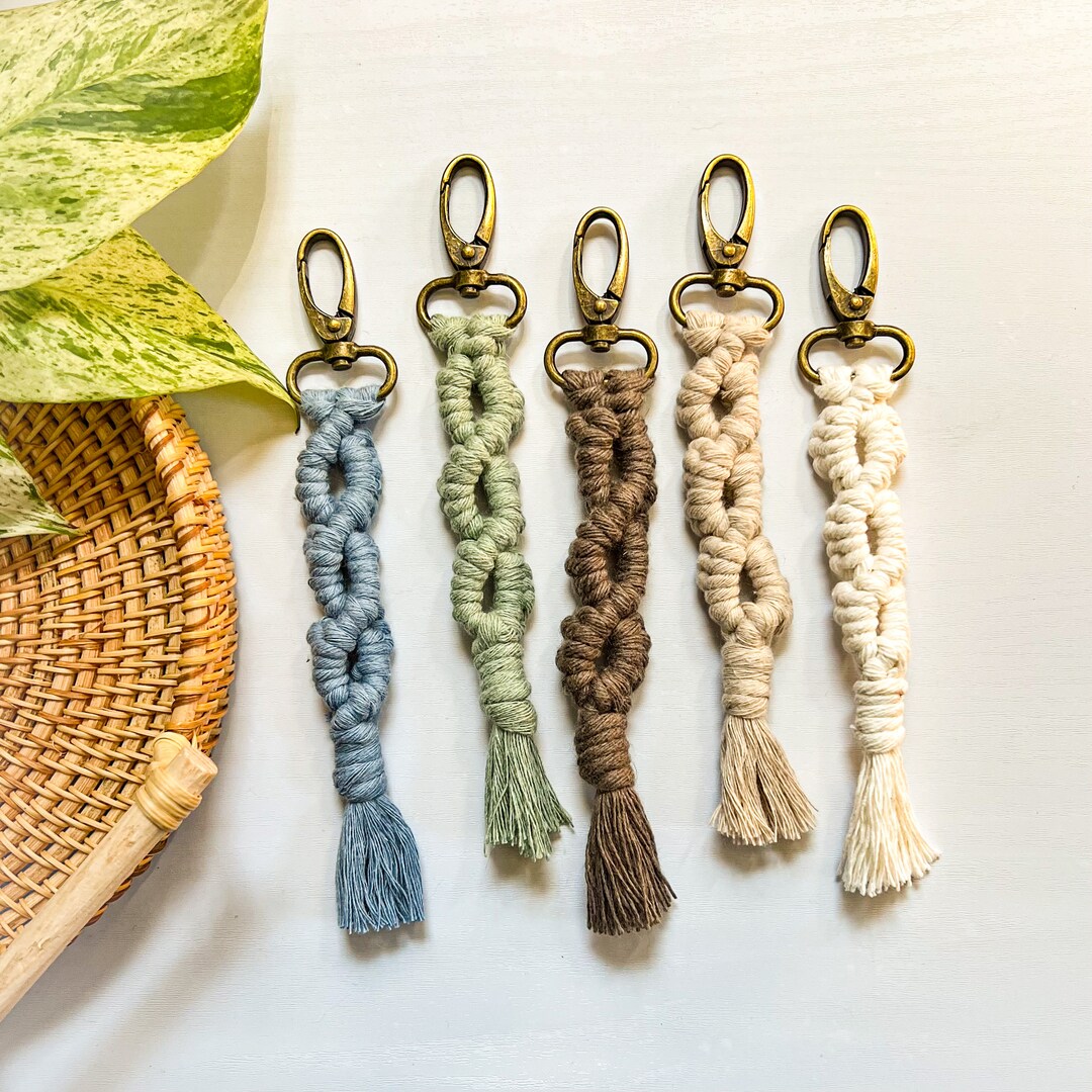 Macrame Infinity Keychain | Macramé Keychain | Boho Keychain | Handmade ...