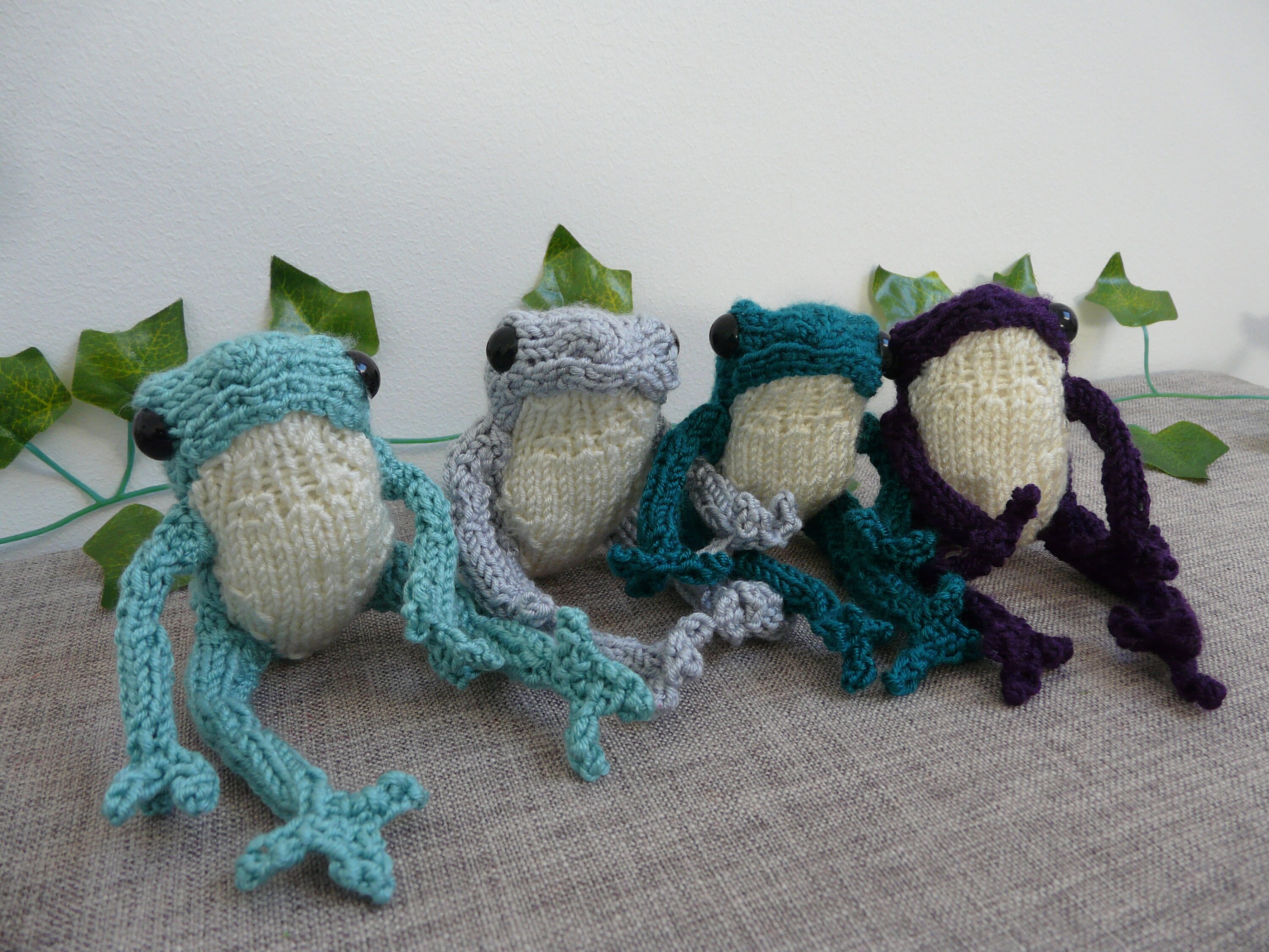 Handmade Knitted Frog - Etsy UK
