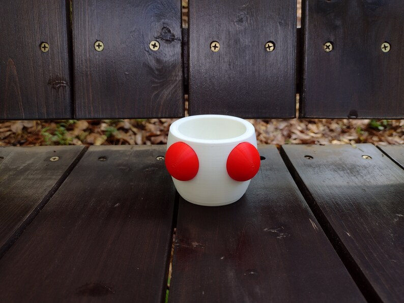 White Pikmin Planter Pot - Etsy