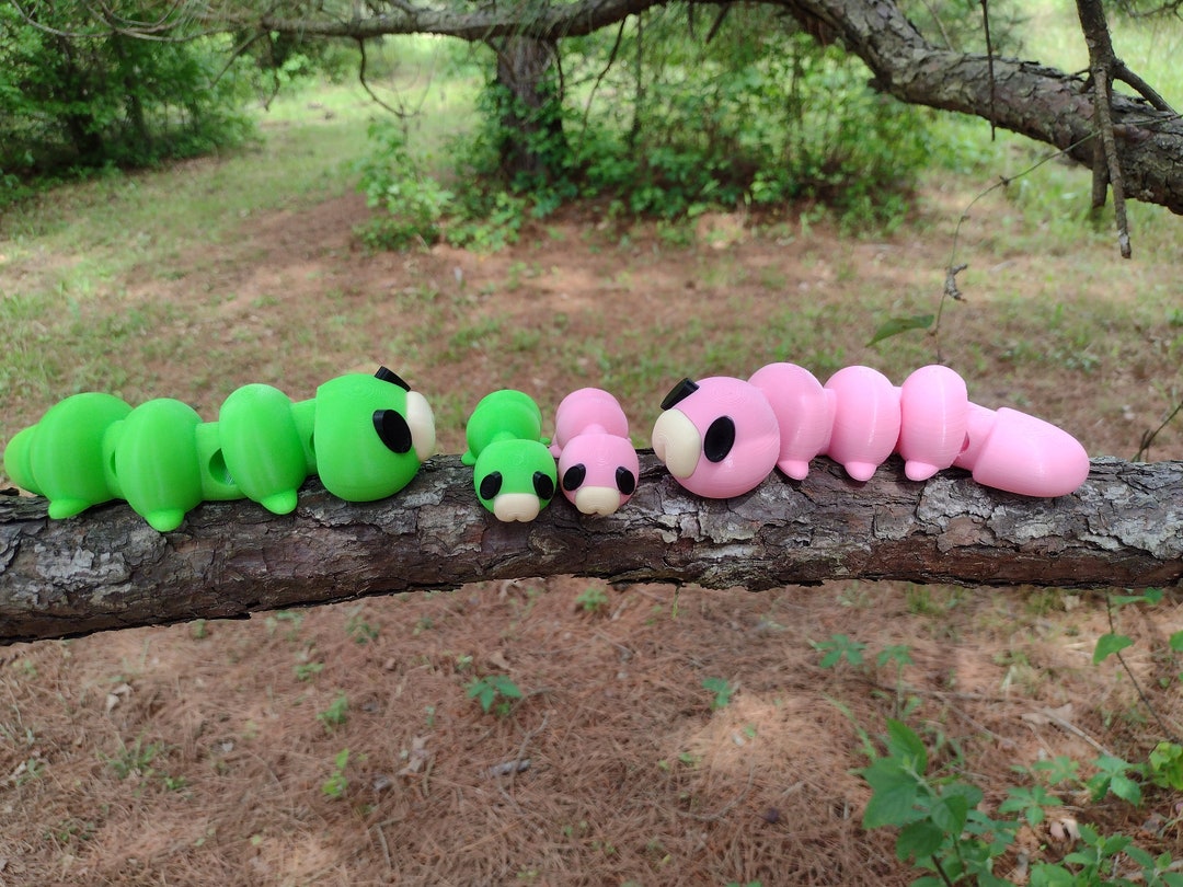 Hollow Knight Grub Fidget Toy: Articulating 3D Printed Keychain - Etsy