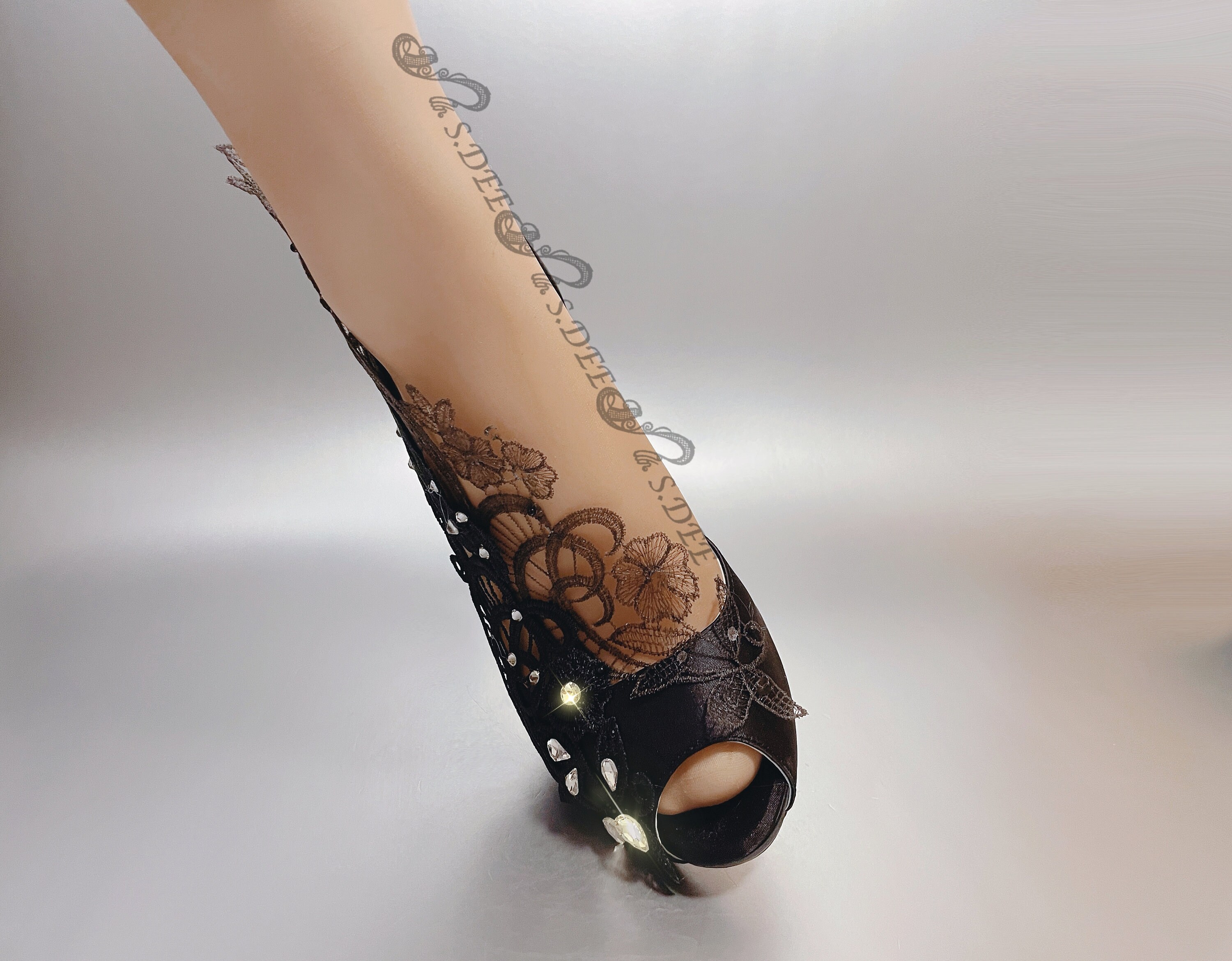 Black Gothic Wedding Shoe for Bride, Bridal Shadow Embellished Lace ...