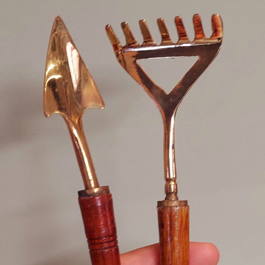 Orisha Oko Tools Rake Shovel in Brass and Wood. Lucumi Korinkoto Irawo ...