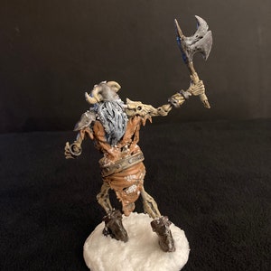Frost Giant Skeleton by Wizkids Nolzur’s Marvelous Miniatures / Painted ...