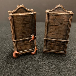 Mimic Wardrobe by Epic Miniatures / Painted 28mm scale | Etsy