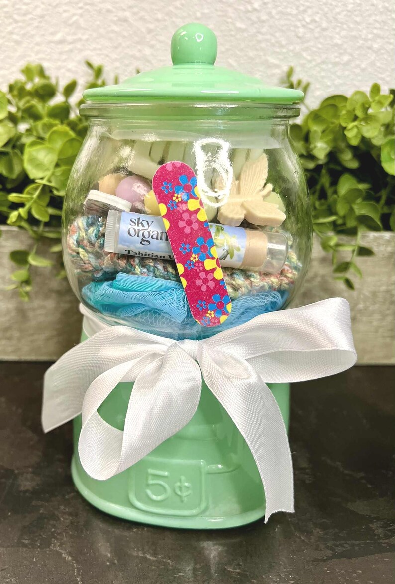 Glass Gumball Machine Gift Set, Crochet Scrunchie, Butterfly Keychain ...