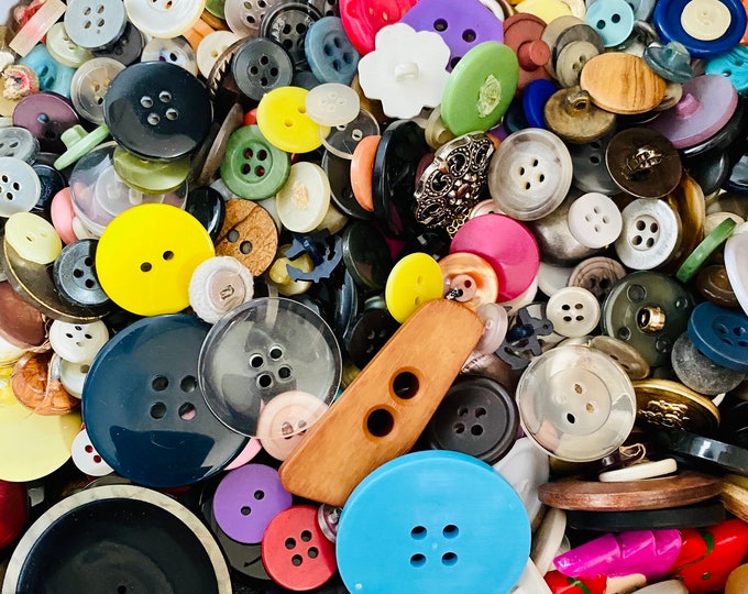 Over 300 Assorted Buttons vintage & New - Etsy