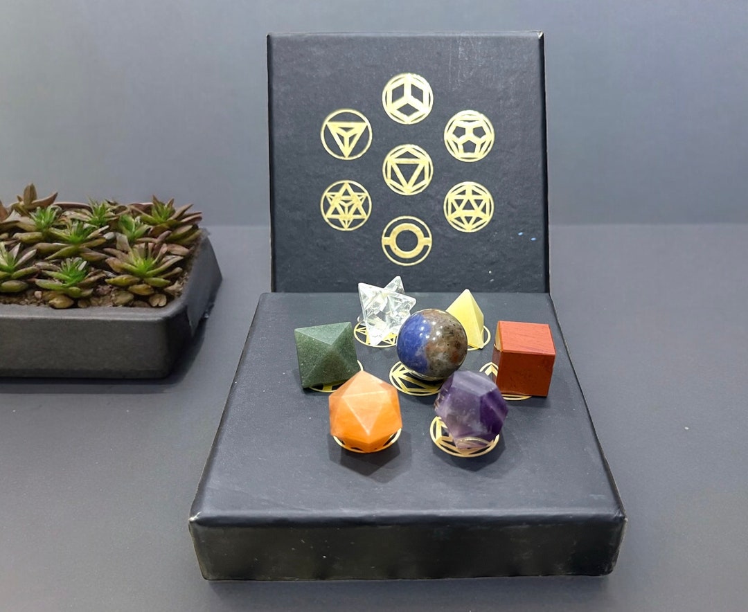 Chakra Platonic Solids Crystal Set, Sacred Geometry Meditation Stones ...