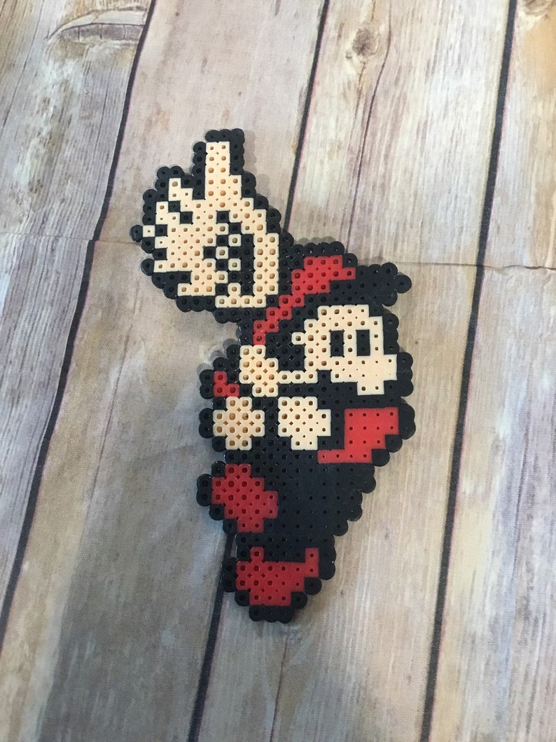 Skidding Wing Mario estilo Super Mario Bros. 3 Diseño de cuentas Perler ...