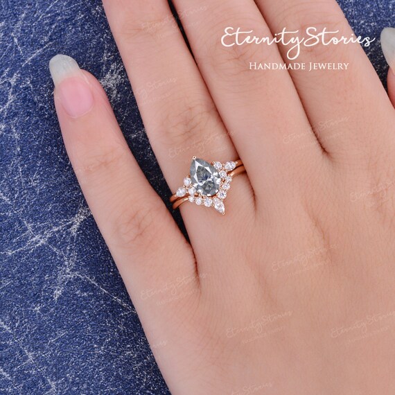 Light grey moissanite store