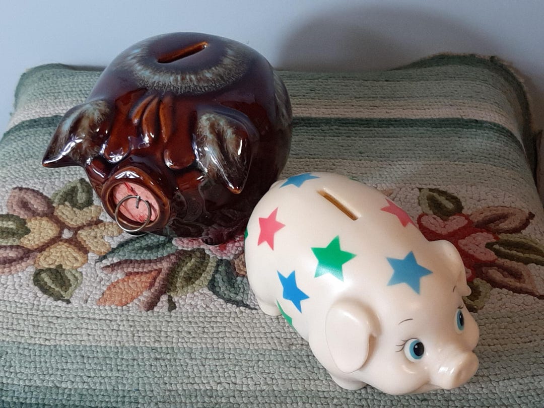 Vintage Piggy Banks Pottery Corky Pig 1950 Hull Brown Drip Bank Vintage ...