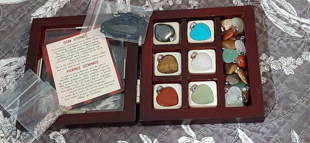 Vintage 20 Piece Gem Stone Heart Pendant Boxed Set 18 Gem Stone Heart ...