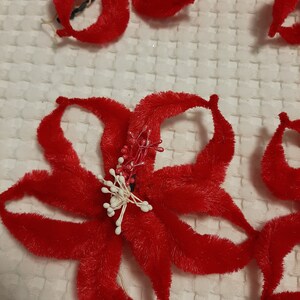 Vintage Large Red Chenille Pipe Cleaner Poinsettia Paper Centers Boxed ...