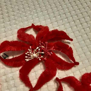 Vintage Large Red Chenille Pipe Cleaner Poinsettia Paper Centers Boxed ...