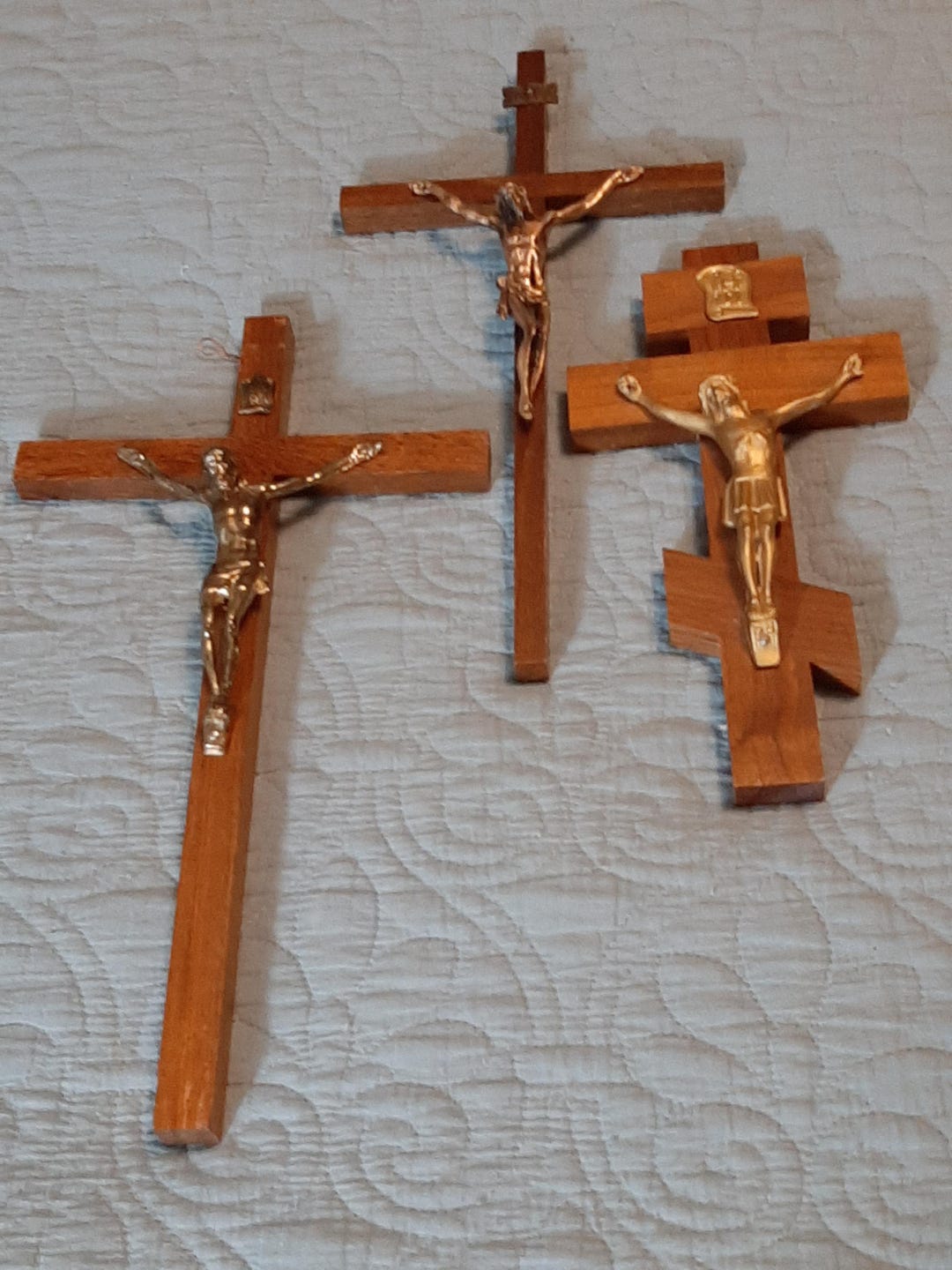 Vintage Crucifix Wood Crosses With Metal Figures in Various Finishes ...