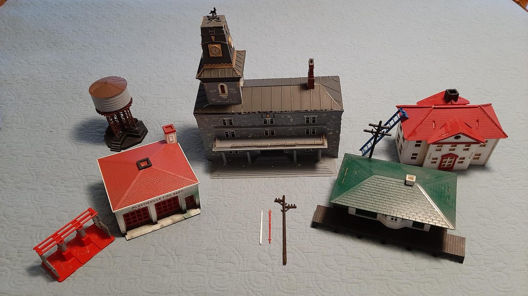 Vintage Plasticville HO Scale Buildings Railway Train Station Fire ...