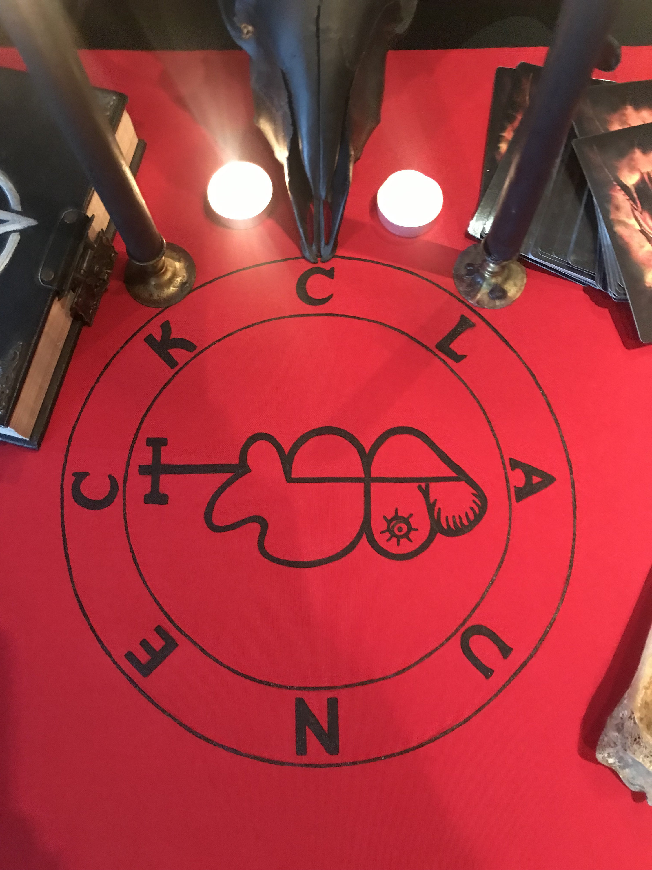 Clauneck Sigil Altar Tablecloth - Etsy