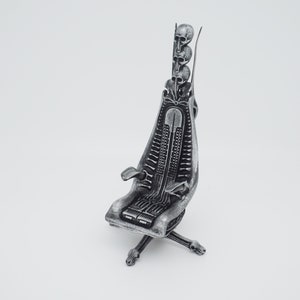 H.R. Giger Inspired Chairs & Table - Capo Chair - Rare! - Harkonnen ...