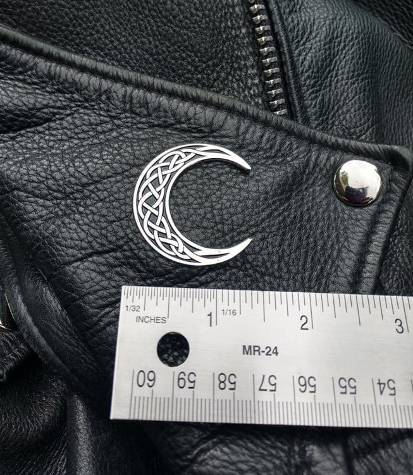 Celtic Knotwork Moon Shaped Enamel Pin - Etsy
