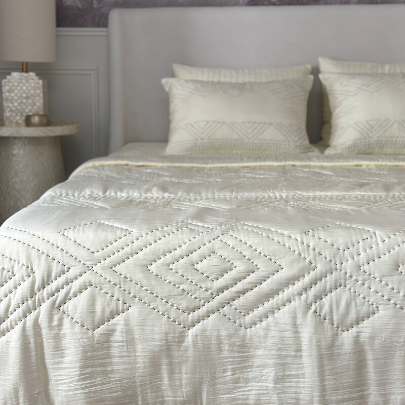 Ivory Quilt - Etsy