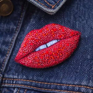 Red Lips Brooch, Handmade Beaded Lip Pin, Valentine’s Gift - Etsy