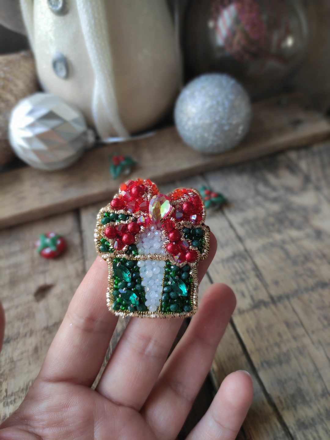 New Year Gift Box Pin, Christmas Jewelry, Brooches for Women, Christmas ...