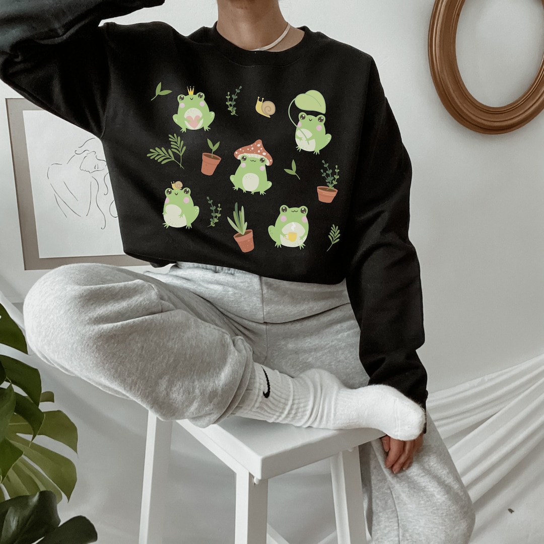 Cute Frog Sweatshirt Kawaii Frog Crewneck Cottagecore Clothes ...