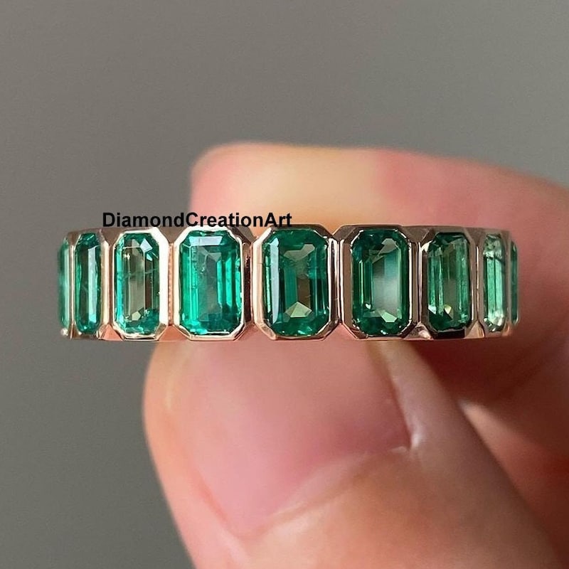 Emerald Eternity Band - Etsy