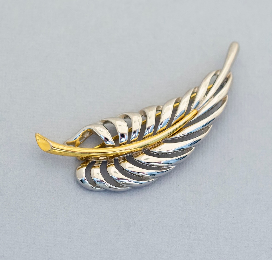 Vintage Art Nouveau Intricate Leaf Brooch, Silver Tone Stylish Brooch ...