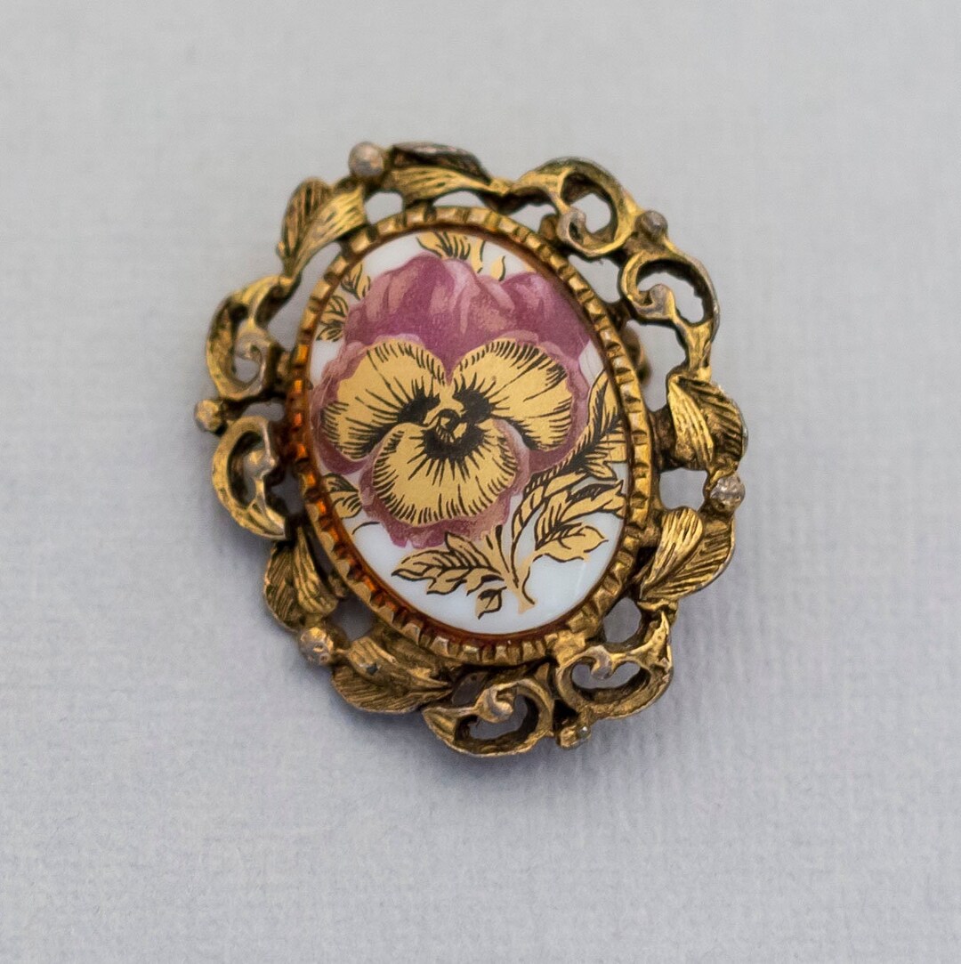 Aged Gold Frame Viola Flower Vintage Brooch (C6) - Etsy