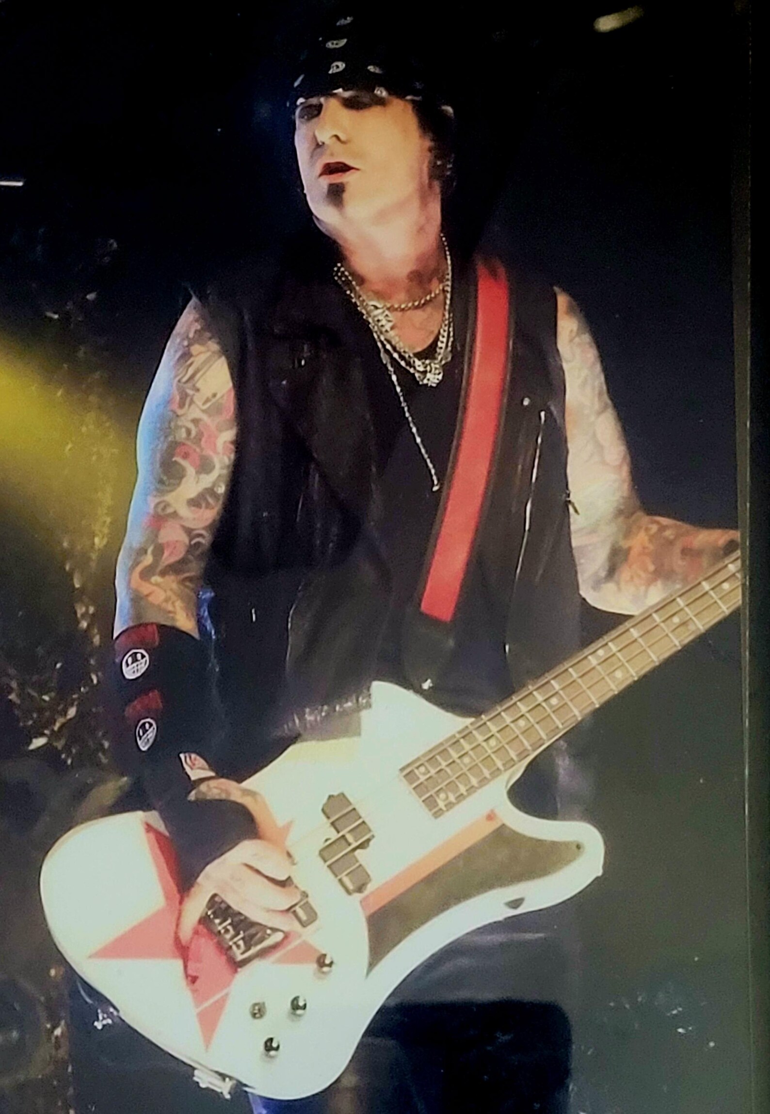 Motley Crue Nikki Sixx AM Lot Framed Photo + Vintage Pin Badge + 2 ...