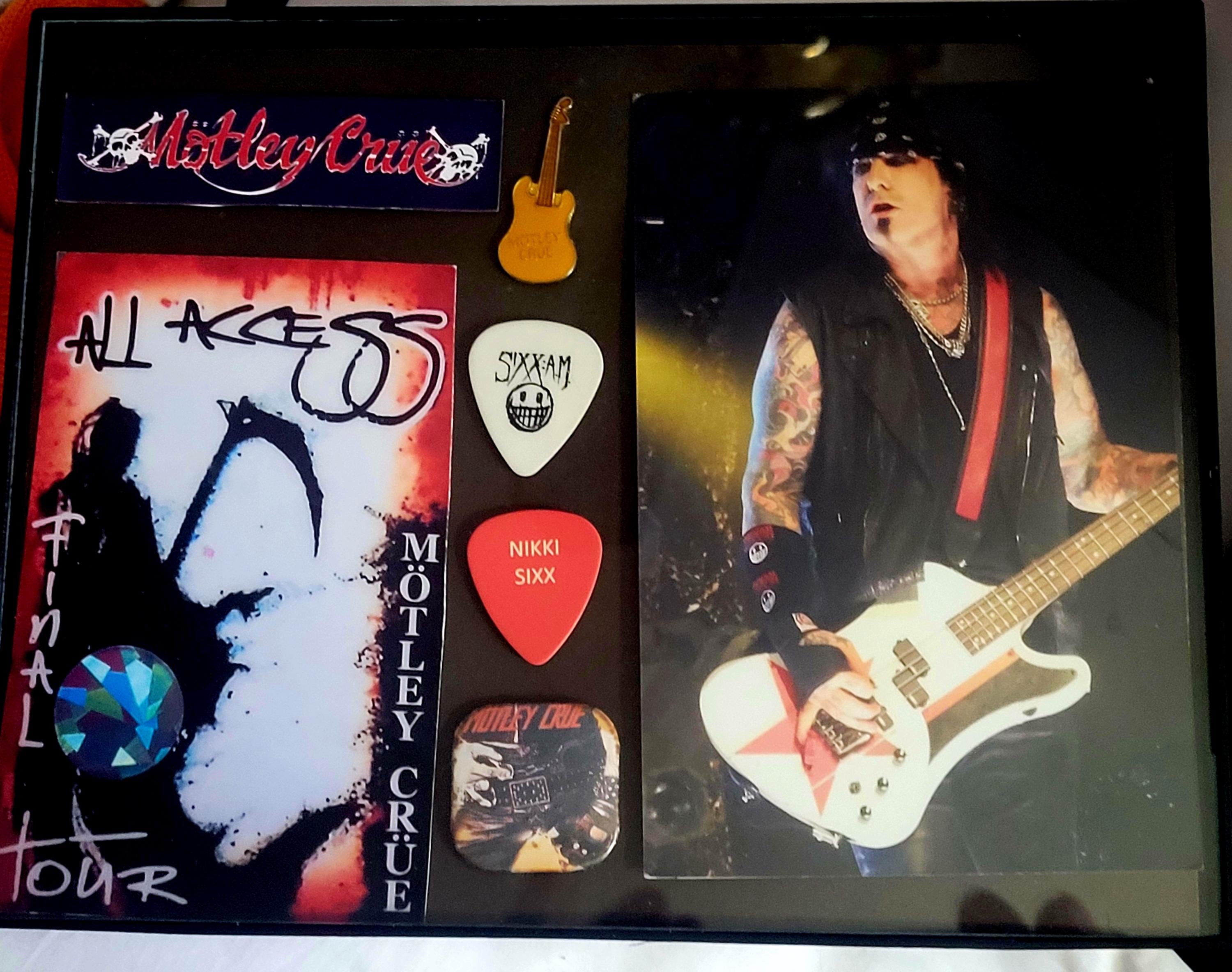 Motley Crue Nikki Sixx AM Lot Framed Photo + Vintage Pin Badge + 2 ...
