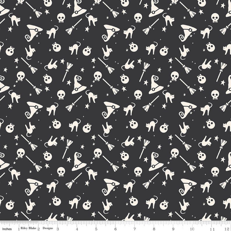 Halloween Fabric Bundle, Hey Bootiful 1 Yard Charcoal Bundle Includes 2 ...