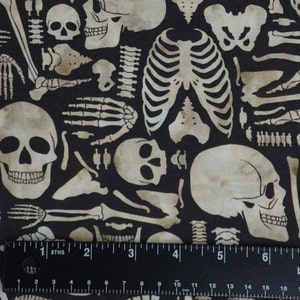 Skeleton Bones, Human Bone Fabric, Boney Yard Halloween Novelty Cotton ...