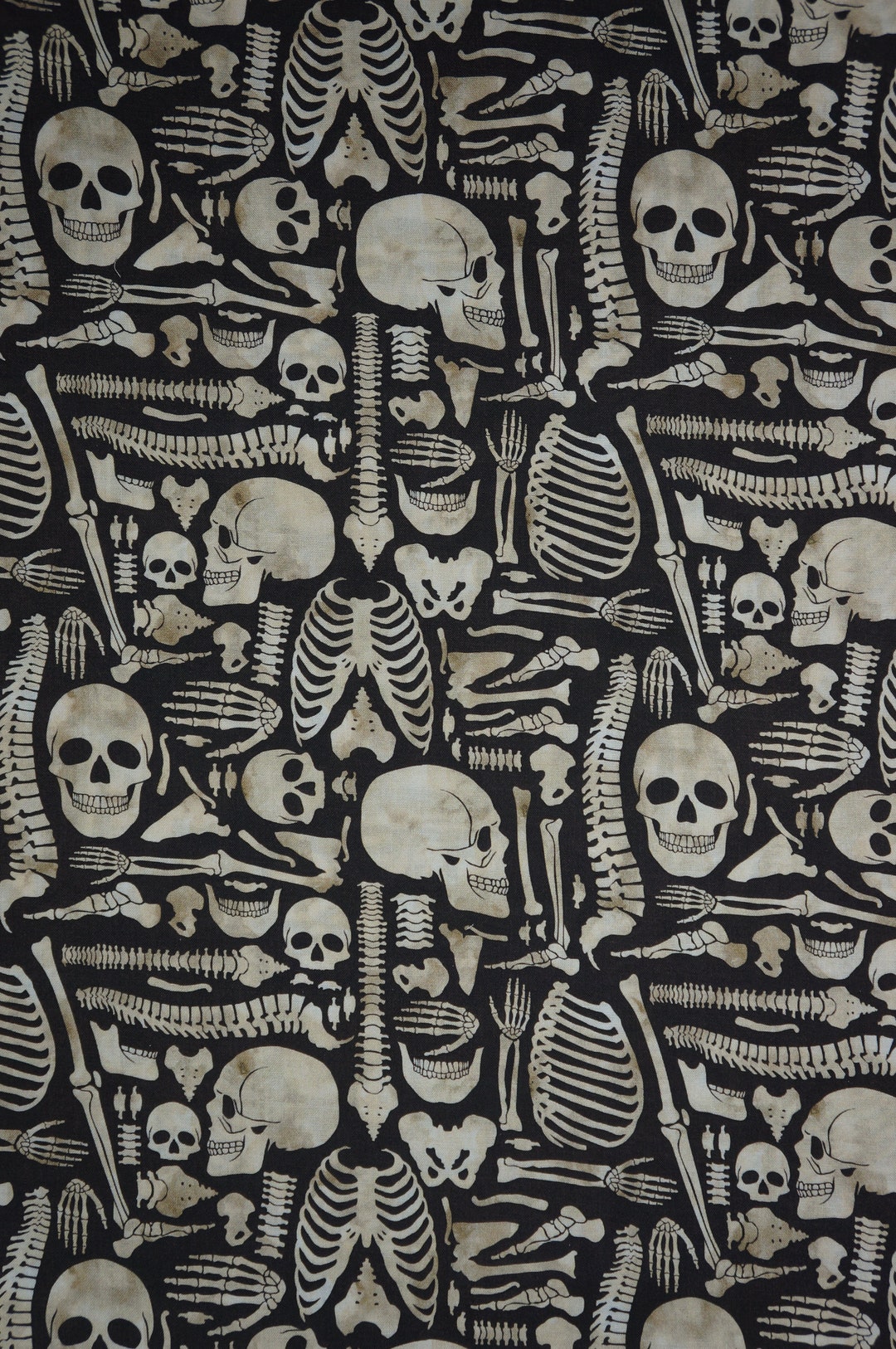 Skeleton Bones, Human Bone Fabric, Boney Yard Halloween Novelty Cotton ...