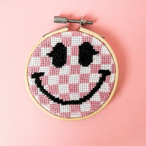 Cute Happy Smiley Face Cross Stitch Kit , Beginner Friendly, Easy ...