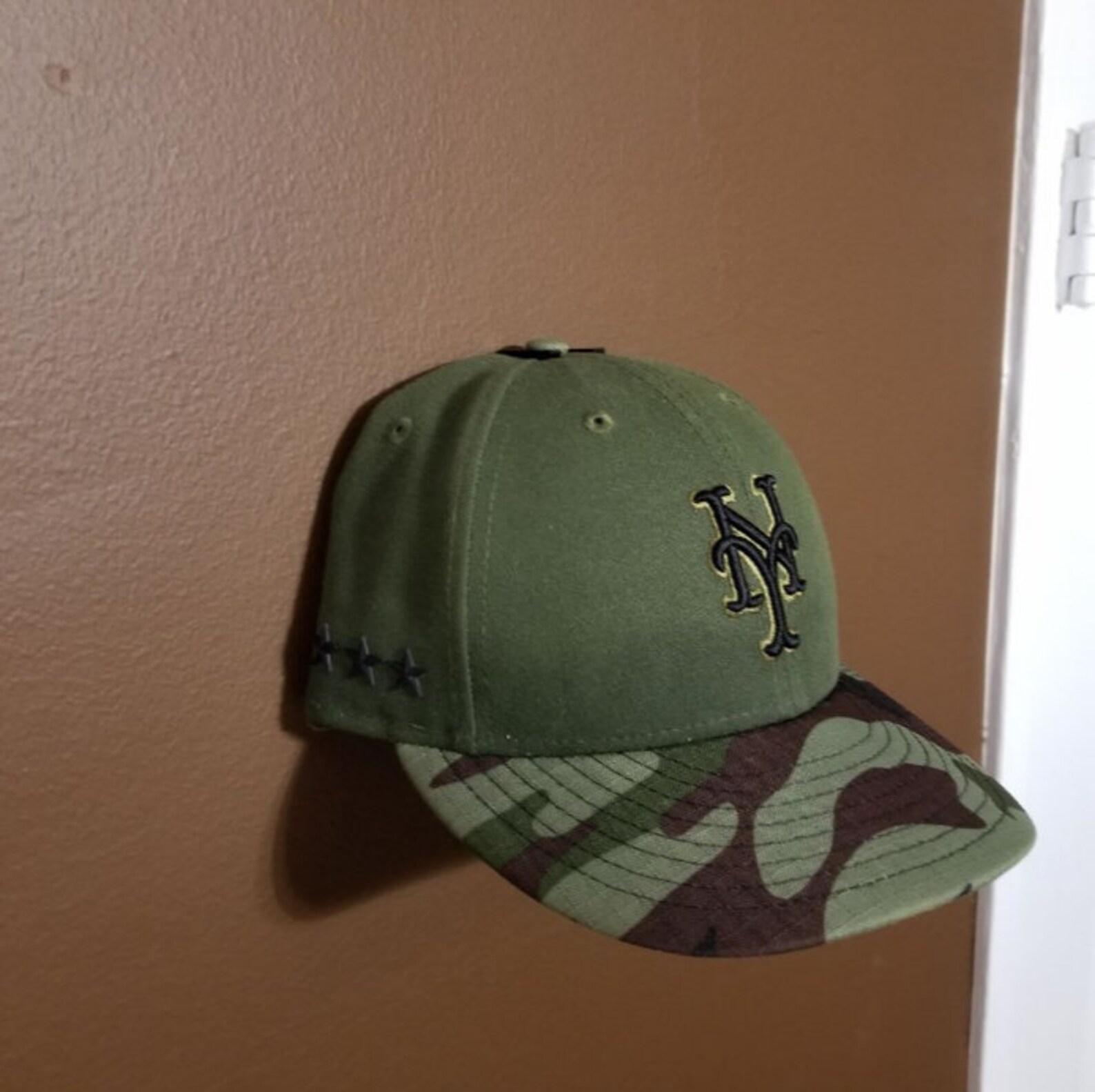 Cap Display Holder Screw to Wall Securely | Hat Wall Mounted Holder ...