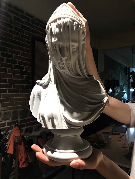 Veiled Lady Animated