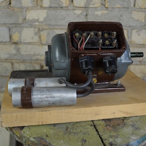 Electric Motor & Capacitors, Vintage Cutaway Model: Original 1950s ...