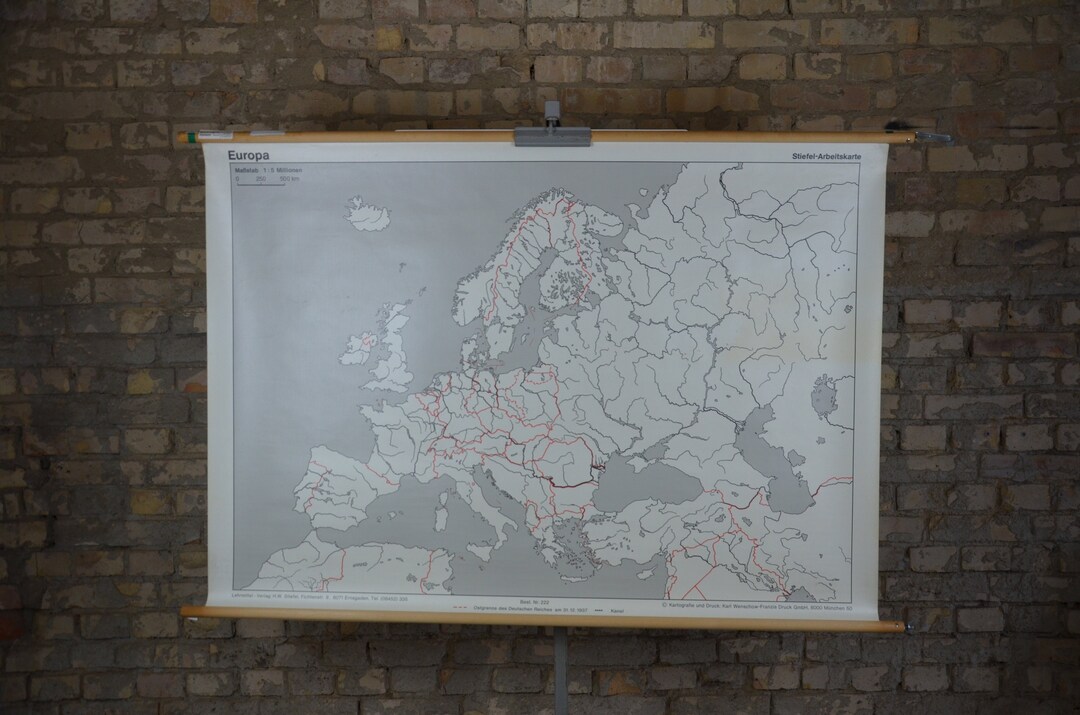 1980s Minimalist Map of Europe: Original Vintage German Educational ...