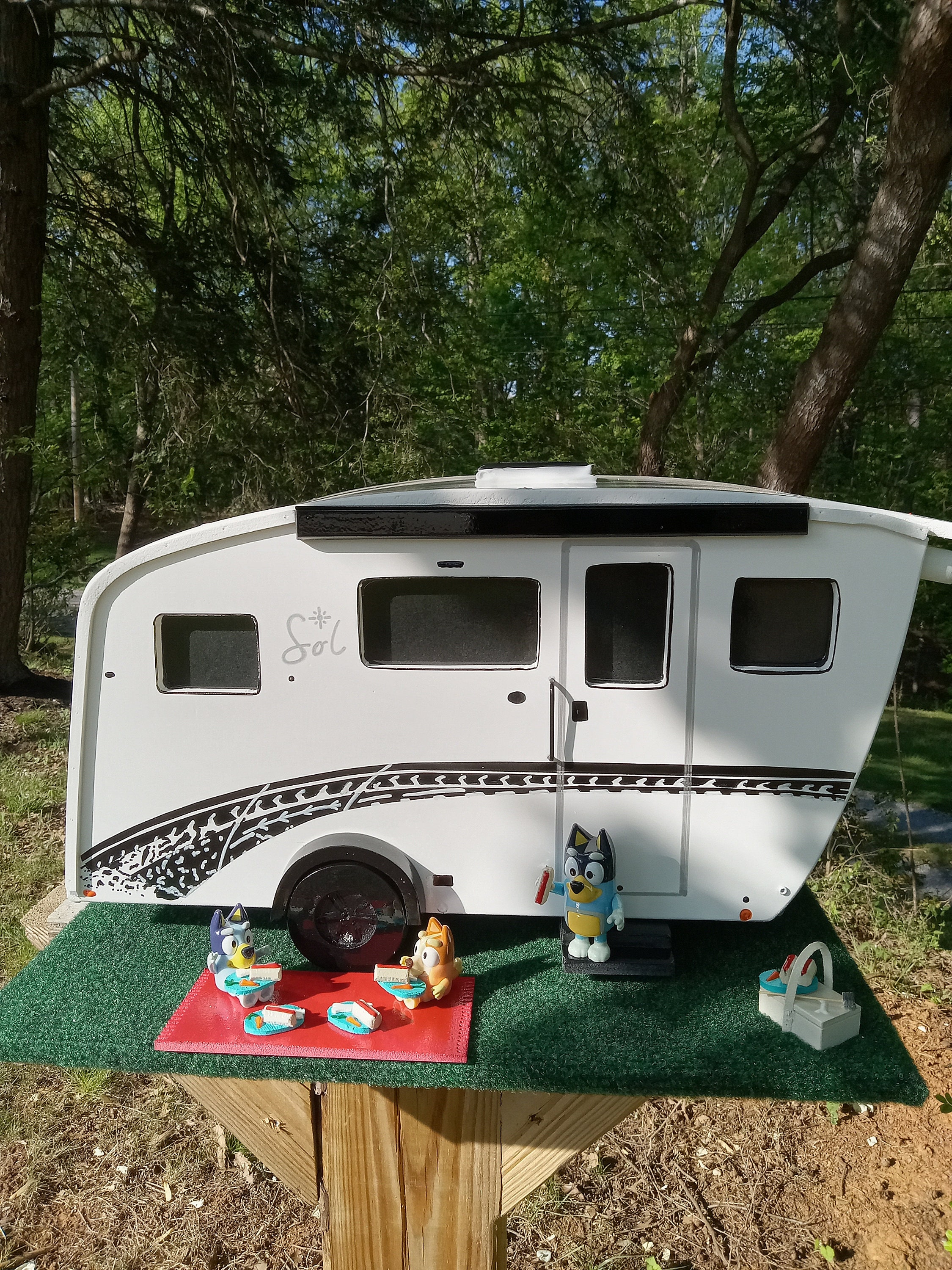 Pull Behind Bluey Trailer Mailbox- Custom Built That Lights up at Night ...