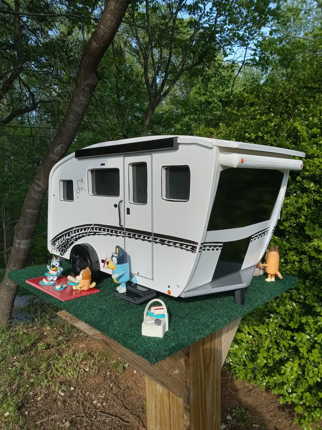 Pull Behind Bluey Trailer Mailbox- Custom Built That Lights up at Night ...