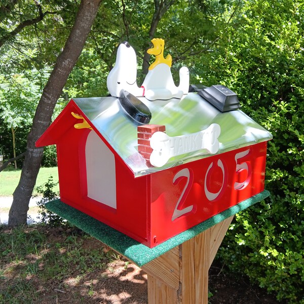 Snoopy Birdhouse - Etsy