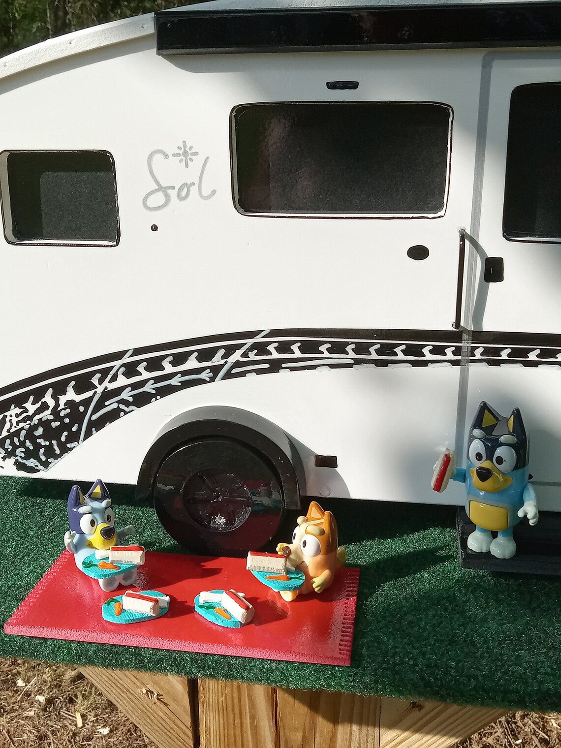 Pull Behind Bluey Trailer Mailbox- Custom Built That Lights up at Night ...