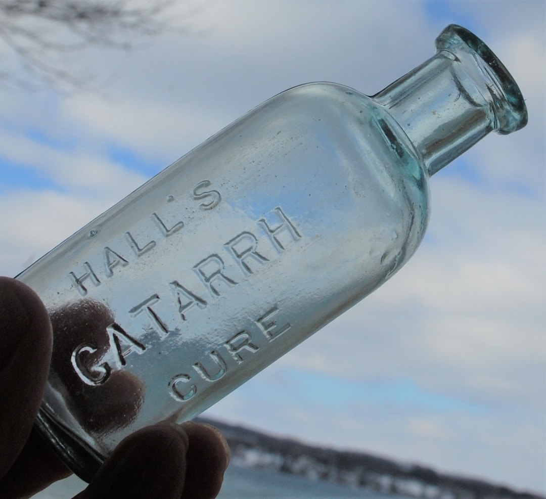 HALLS CATARRH CURE Vintage Bottle in Near-mint Condition From the Late ...