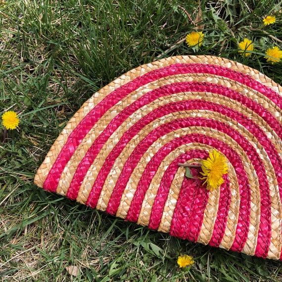 Pink rainbow straw bag, rainbow clutch, summer purse,… - Gem