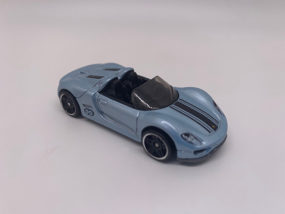 Hot Wheels Porsche 918 Spyder Concept Pearl Light Blue HW Exotics ...